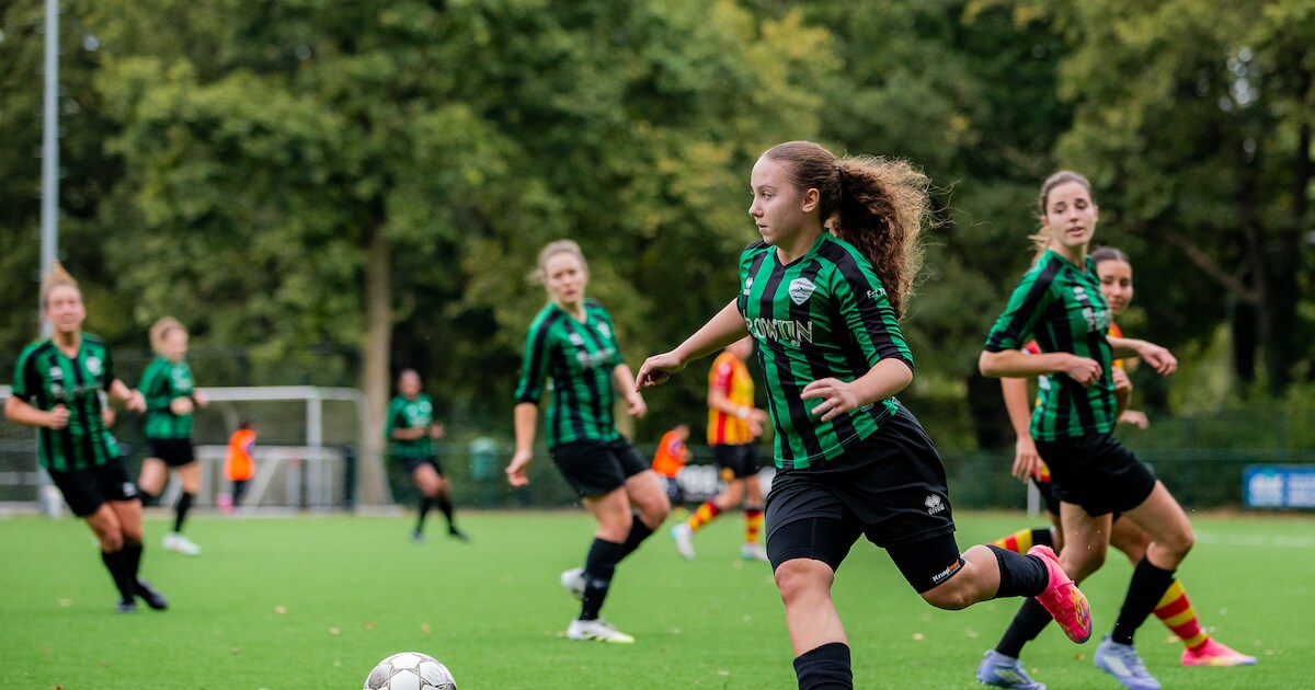 Van vakantie in Albanië naar interlands: voetbaltalent Isabella (17 ...