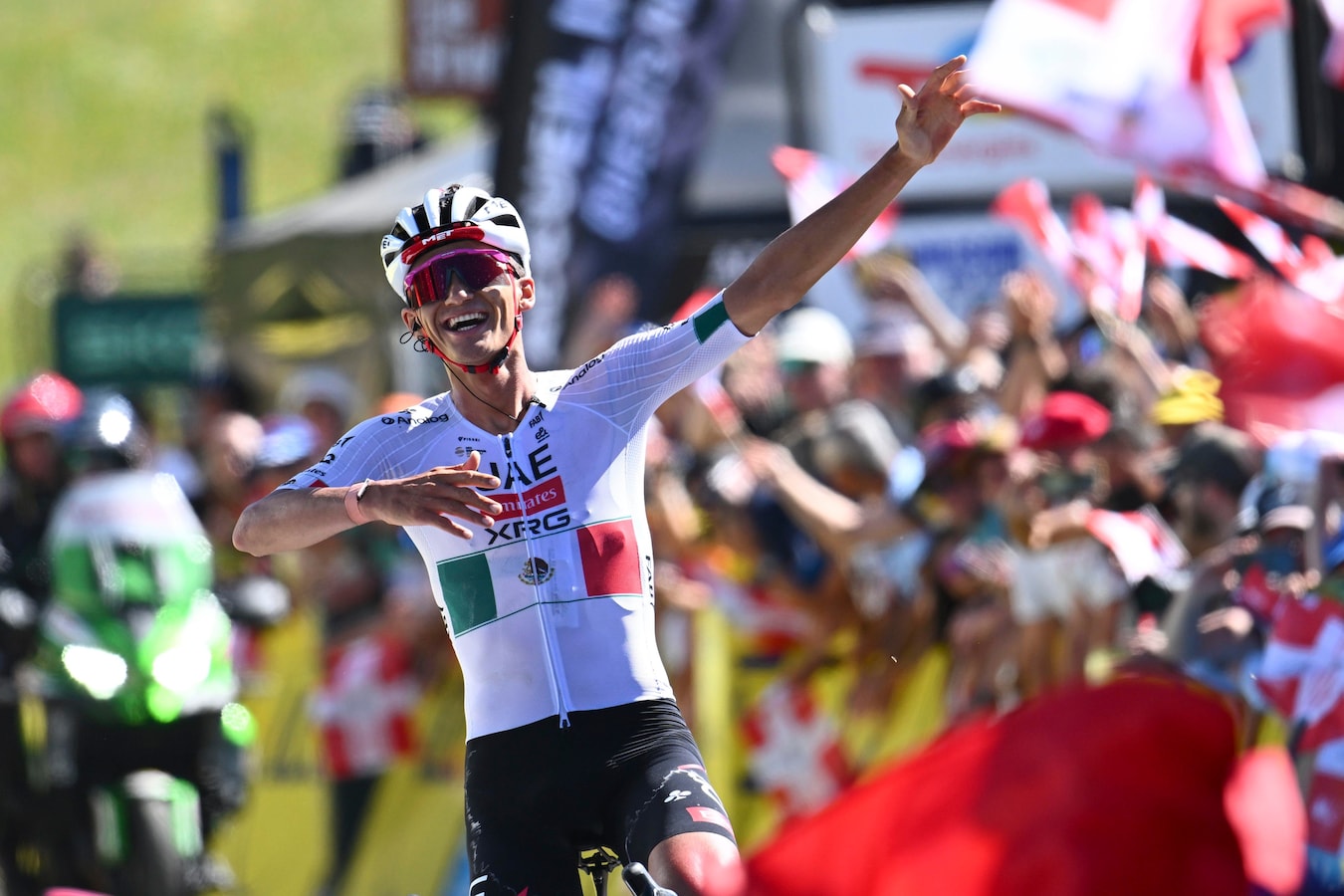 Dubbeslag Isaac del Toro in Tour Auvergne, toptalent Paul Seixas stapt ...