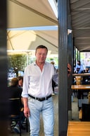 Horecaman Gerard heeft nog jaren last van corona: ‘Ik moest mijn huis ...