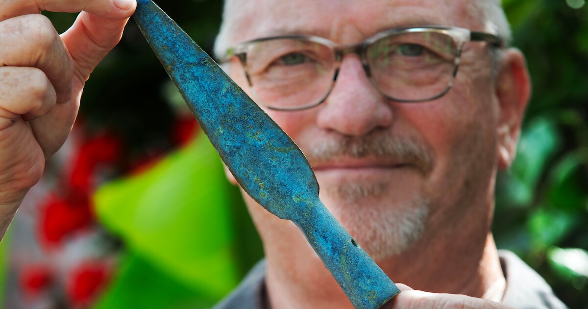 Gerard (62) vond een bronzen lanspunt van 3000 jaar oud: ‘Hoorde ineens ...