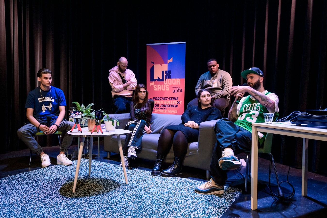 ‘Nix voor Saus’, zo heet de nieuwe podcast voor Enschedese jongeren ...