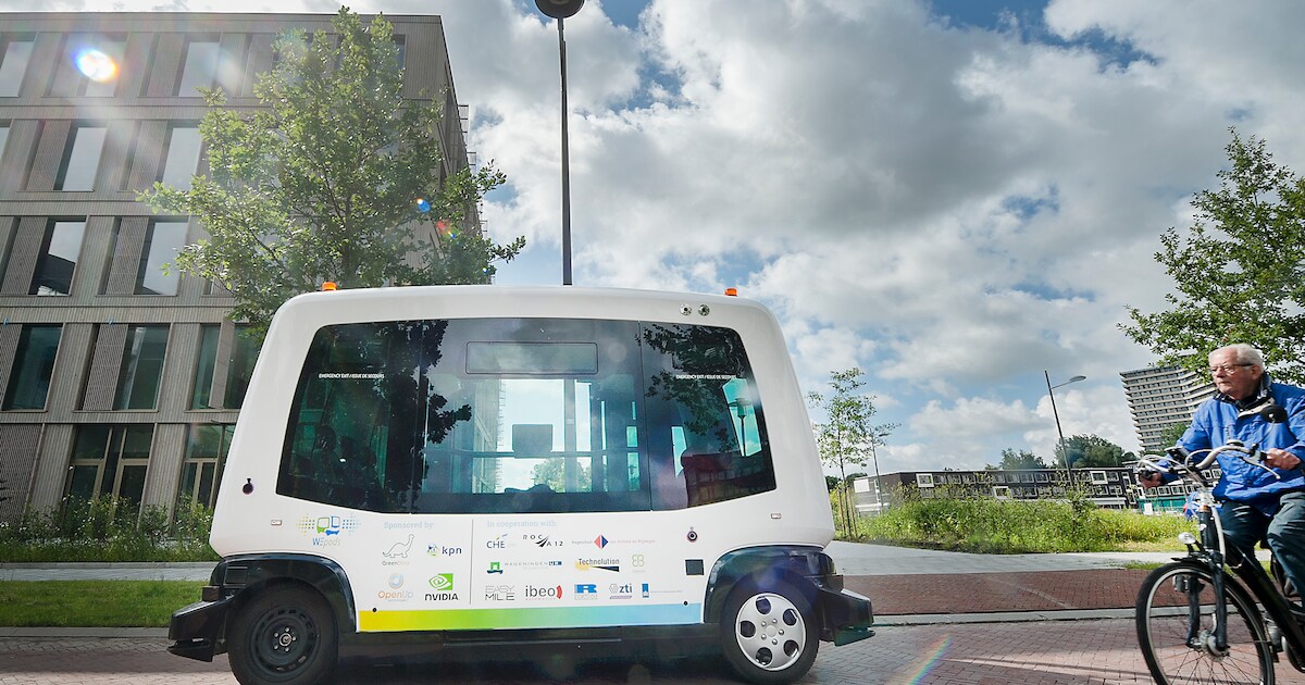 Zelfsturende WEpod kan het nog lang niet zelf | Ede | De Gelderlander.nl