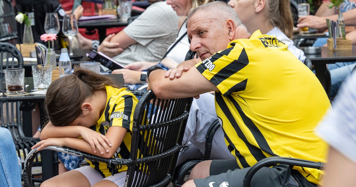 Mislukken van overname Vitesse komt voor fans als donderslag bij ...