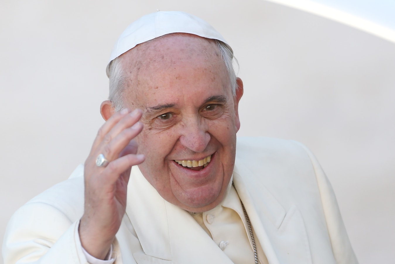 Vaticaan: Paus had ‘rustige nacht’, heeft vertrouwen in behandeling ...