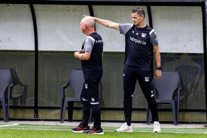 Ron de Groot voor het eerst sinds onwelwording op bezoek bij NEC: ‘Het ...