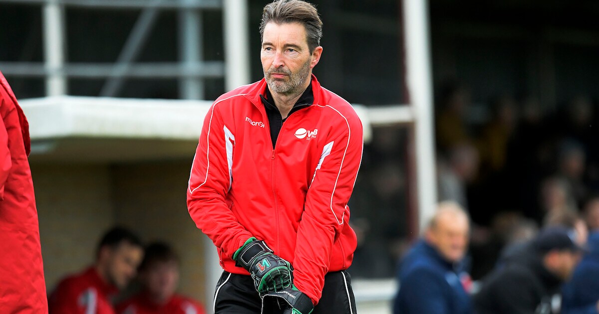 Door keepersprobleem bij Hardinxveld moet Arie (52) zijn handschoenen ...