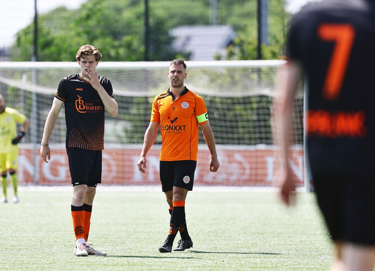 De Meern-captain Den Hartogh bijt door met gescheurde meniscus en ...