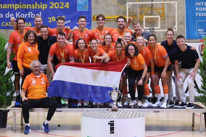 Geen operatie, maar eerste gouden EK-medaille voor DVO-korfbalster ...