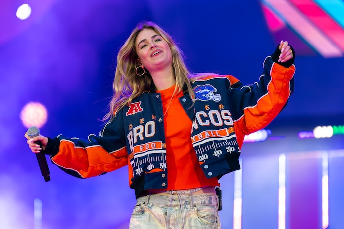 Is Roxy Dekker niet te snel al over hoogtepunt heen? ‘Gunfactor houdt haar op koers’ | Show ...