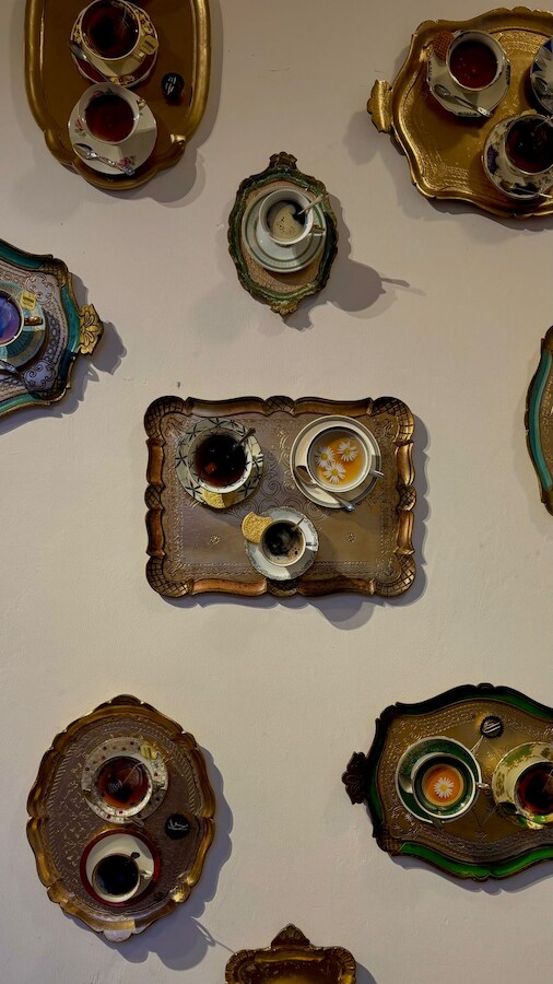 Robèrt van Beckhoven serveert desserts die koningin Juliana en ...