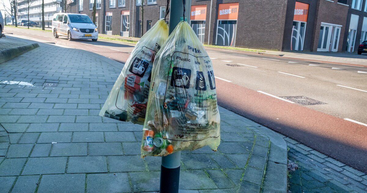 Ondergrondse containers in Gennep op slot: olieflessen zorgen voor ...