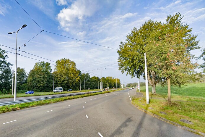 Batavierenweg krijgt aparte busstrook: bij grote drukte kan busbaan als ...