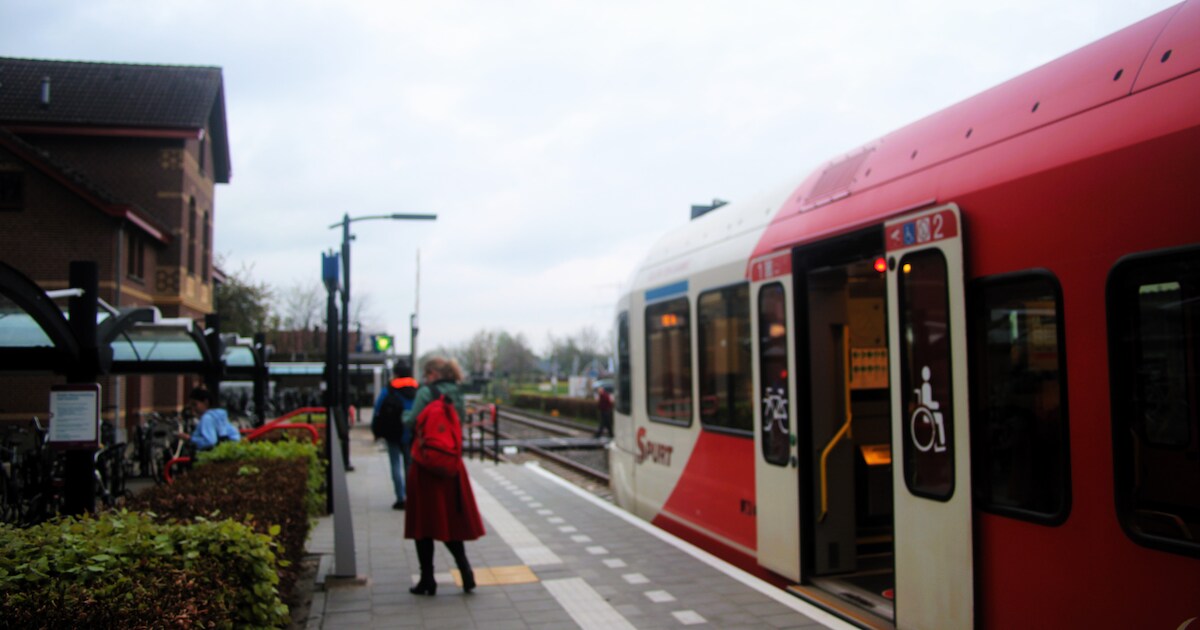 De tieners tilden me de trein uit alsof ik Madonna was | Regio | De ...