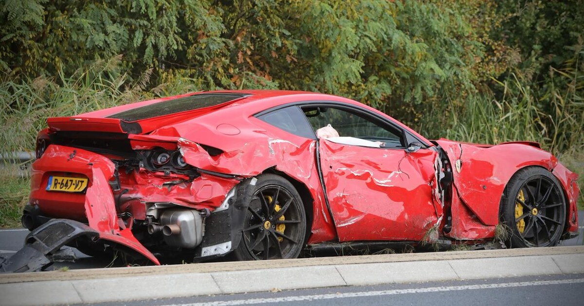 Ferrari van bijna half miljoen euro in de kreukels na ongeluk ...