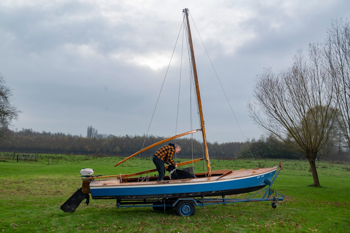 Marcel (63) ziet advertentie voor gratis zeilboot, twee uur later rijdt ...