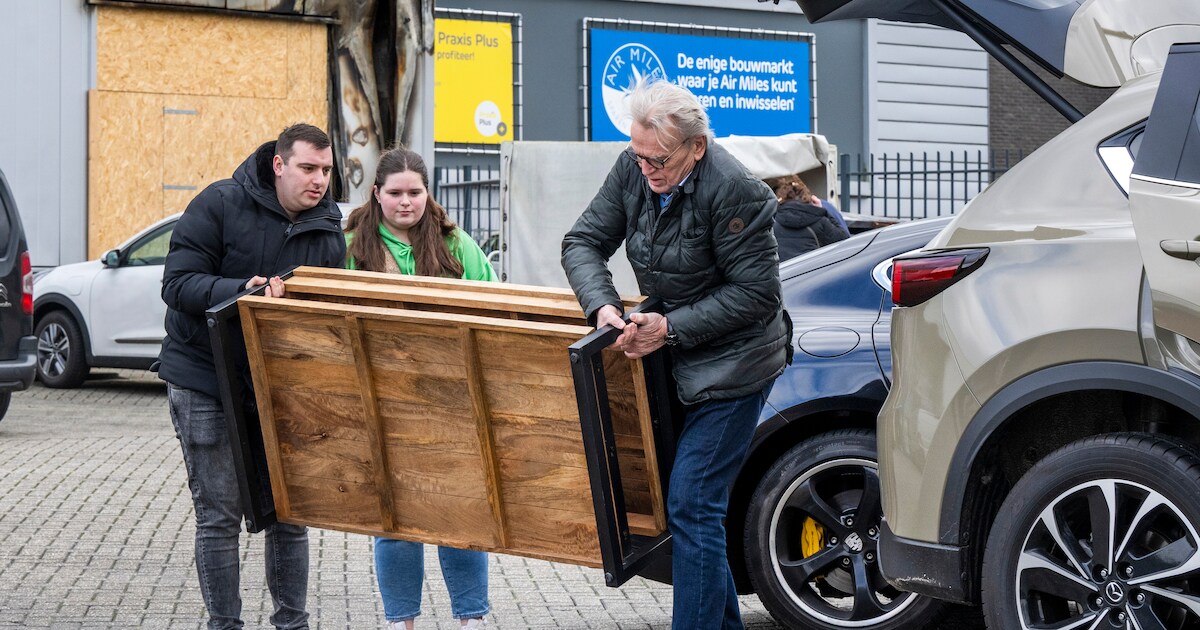 Buitenkansje voor meubelzoekers na branddrama: ‘Soms zit er roet op ...