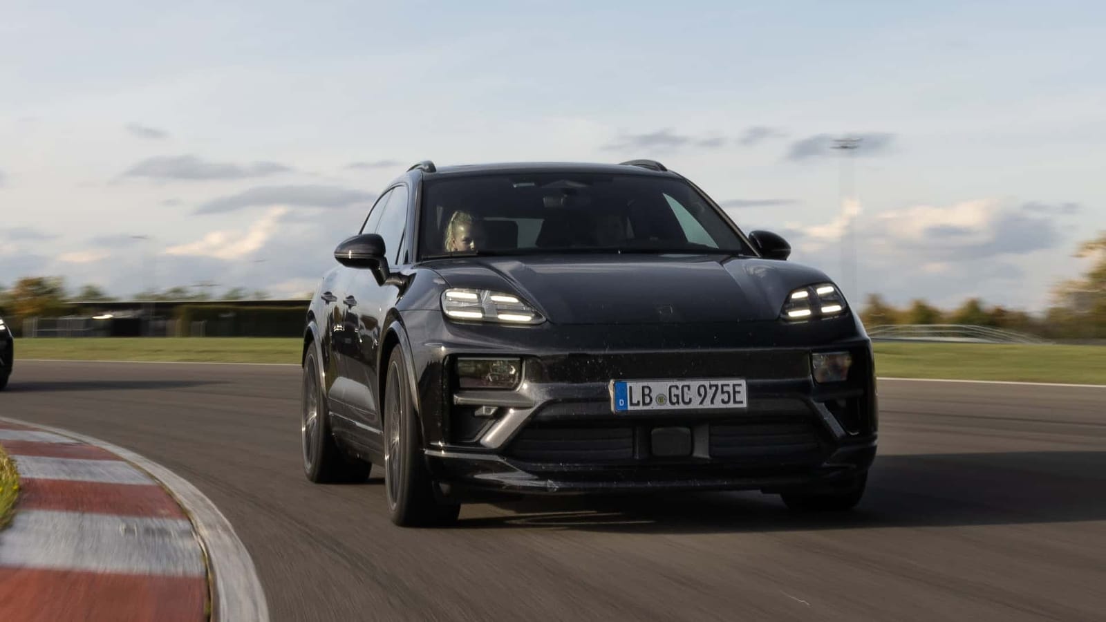 Nieuwe Porsche Macan EV vervangt benzinemotor, maar dat was niet de ...