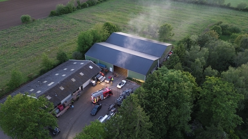 Brand in grote schuur bij Zutphen zorgt voor flink wat rook | Regio ...