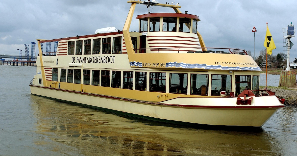 Na 22 jaar is deze vertrouwde Pannenkoekenboot uit Nijmegen omgeruild ...
