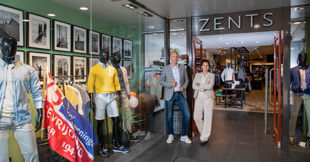 In de 90-jarige mannenmodezaak Zents hangen tegenwoordig ook blouses ...