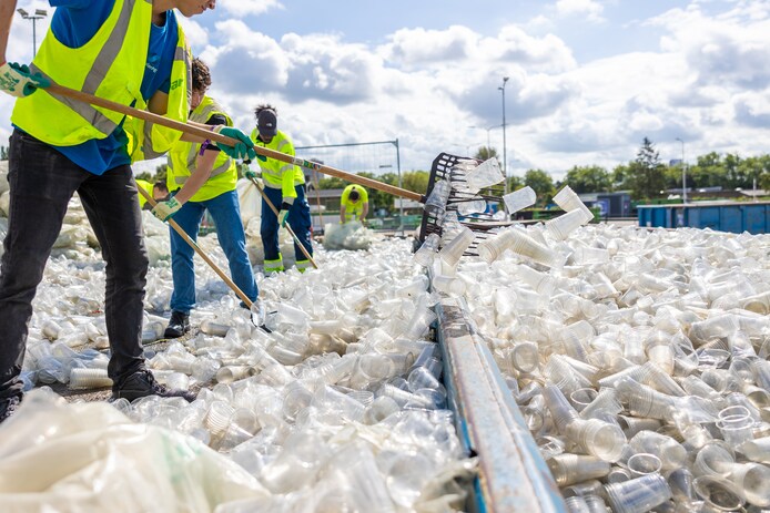 Eerste rondje bij de Vierdaagsefeesten nu nóg duurder: prijs drinkbeker ...