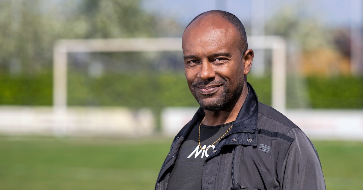 Verwey krijgt applaus van spelersgroep na contractverlenging bij Arnhemse Boys | Amateurvoetbal ...