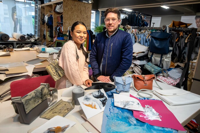 Met een designtas van Duivens zeil naar de finale in New York | Duiven ...