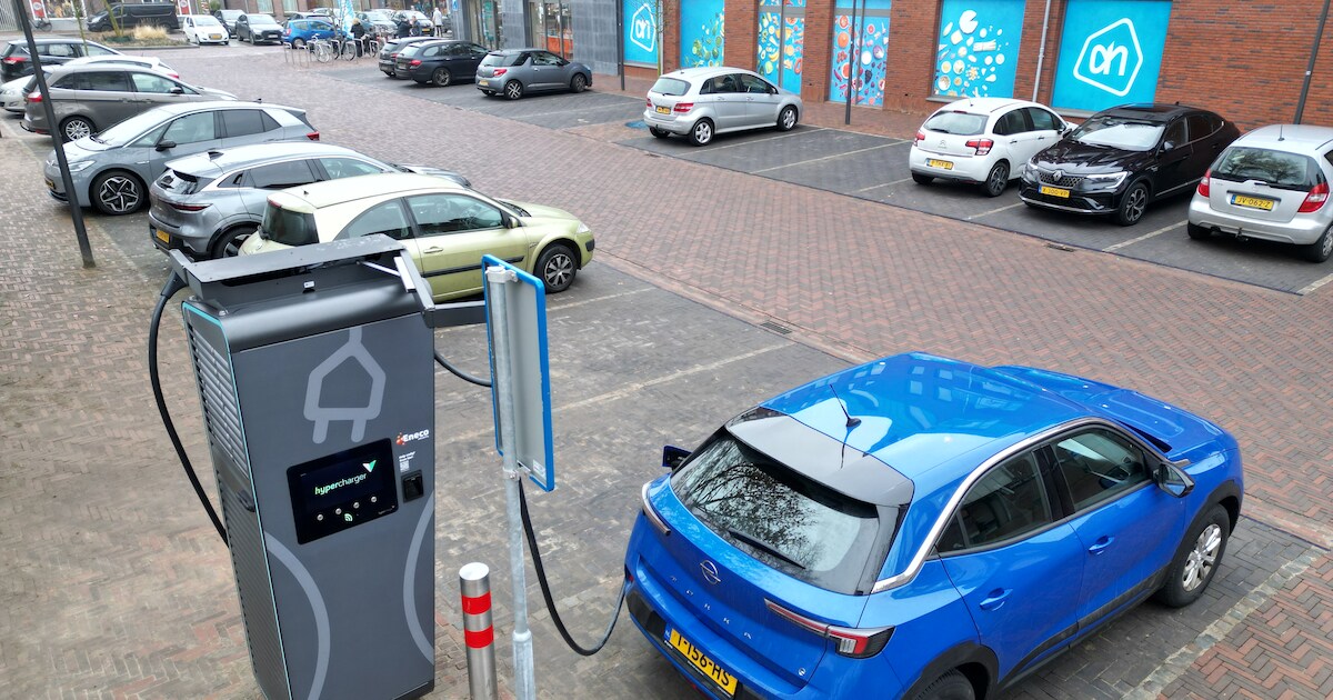 Laadkabel gestolen bij snellader Albert Heijn Bergeijk, vermoedelijk ...