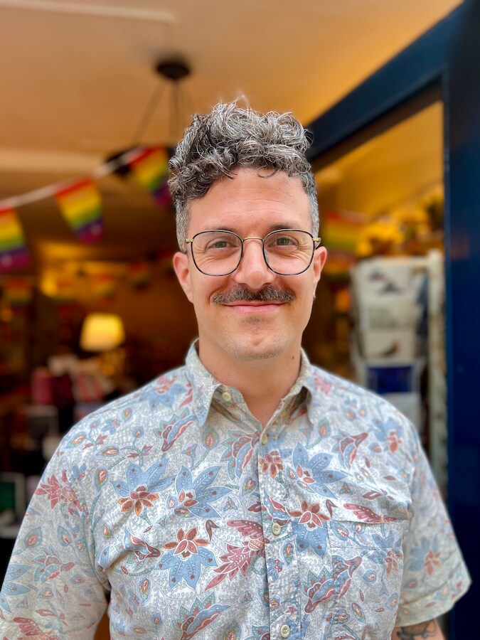 Na zijn tragische dood werd de kist van de kleurrijke Stijn (1986 ...