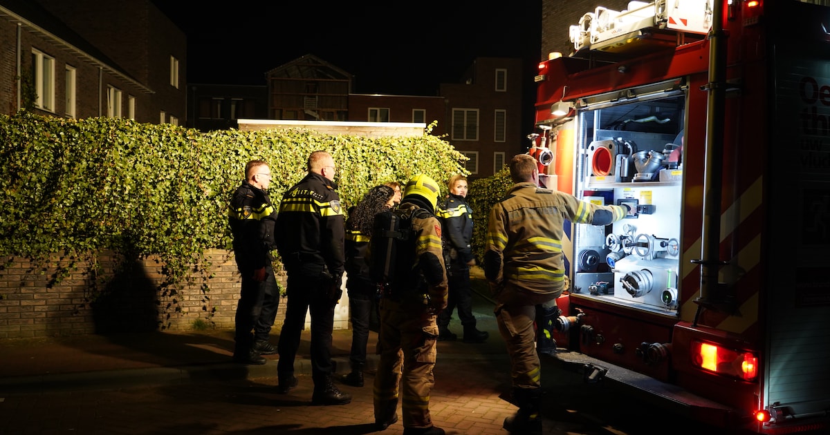 Brandweer blust brand in bijgebouw in Arnhem | Regio | De Gelderlander.nl