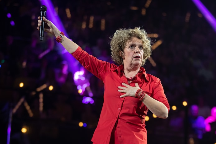 Brigitte Kaandorp moet 16 shows annuleren door aanhoudende ...