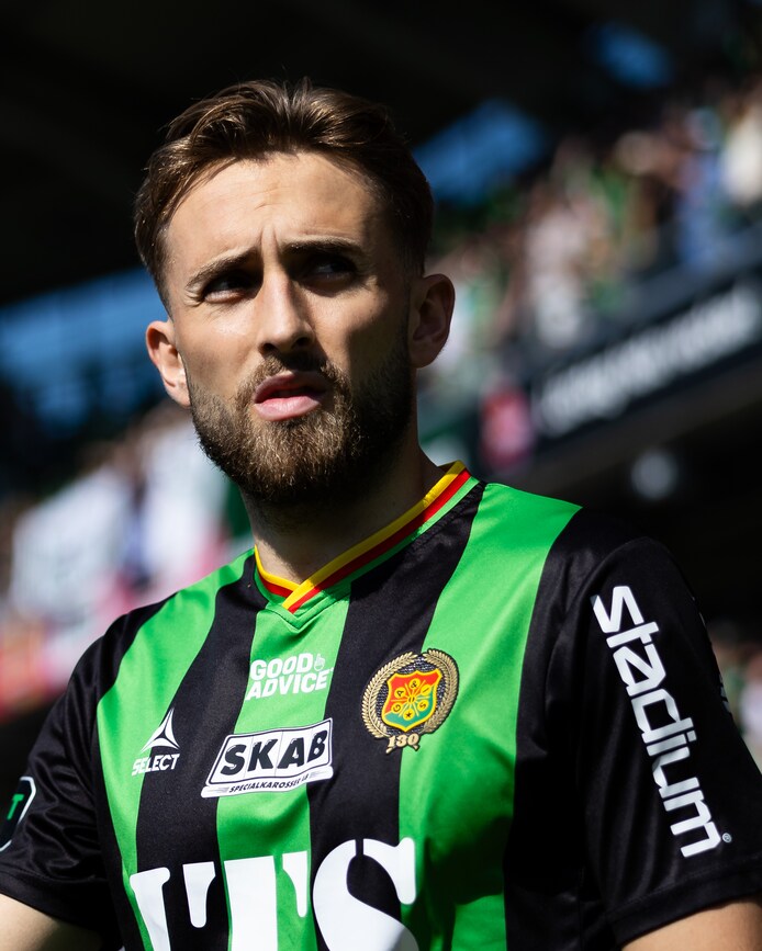 De Graafschap huurt met Cooper-Love onbekende spits met bijzondere naam ...