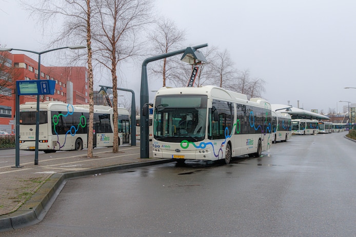 Koud weer, dus de bussen vallen (alweer) uit: ‘Materiaal laat ons in de ...