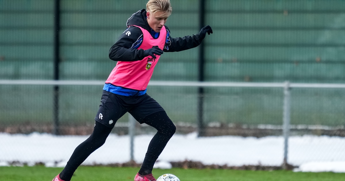 Voetballer is al sinds september op proef bij Vitesse, maar heeft nog ...