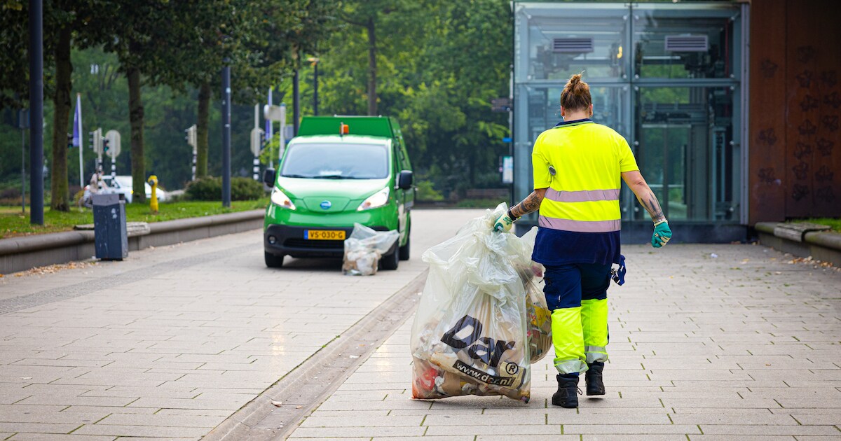 Vuilnismedewerkers vaker omsingeld, bespuugd en geslagen: ‘Maar het is ...