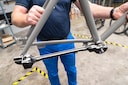 Net als VanMoof ging dit fietsbedrijf net failliet, maar Arnhemse ...