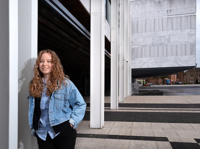 Fractievoorzitter Marin (26) had het wel gezien in Arnhem, nu wil ze er ...