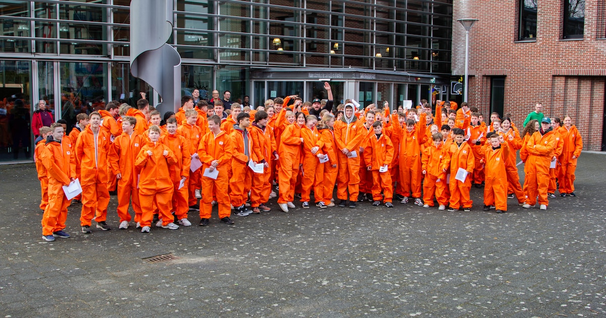 Jongeren in Rhenen massaal achtervolgd door politie en De Bikkels van ...