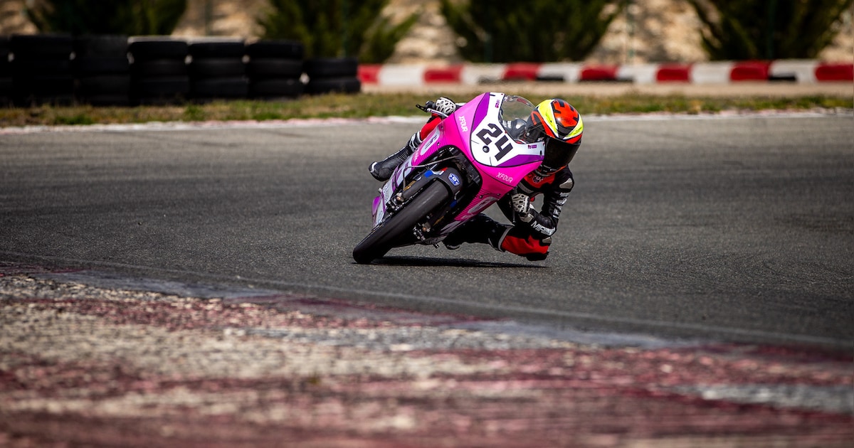 ‘Lucky Luuk’ is 11 jaar, maar raast nu al met 130 kilometer per uur ...