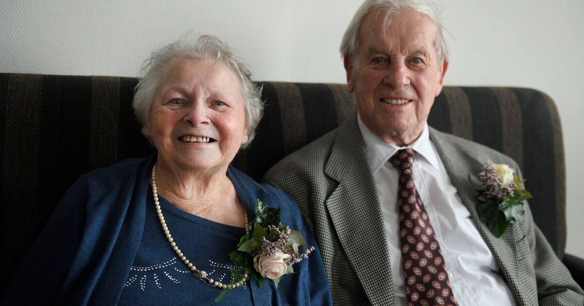 Wim zag Lenie in de bus en wist het meteen: ‘Dit meisje blijft mijn ...