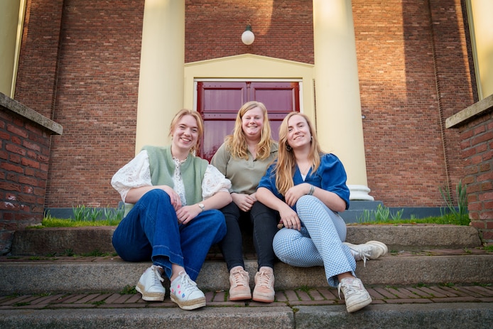 Jubilerend jeugdorkest strikt Herman Finkers voor Twentse noot ...