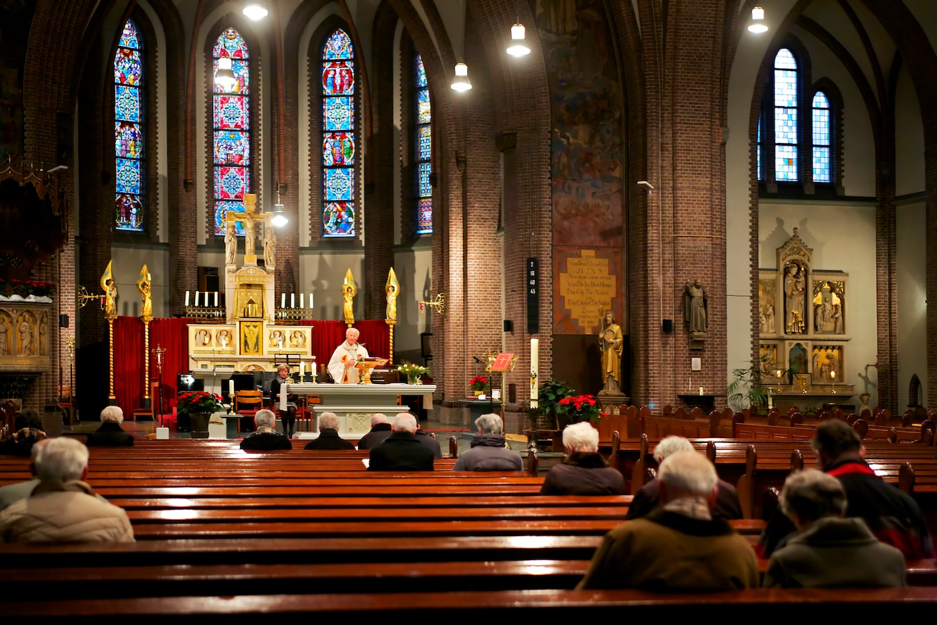 Pastoor kijkt niet alleen naar geld bij verkoop kerk: ‘Lokale ...