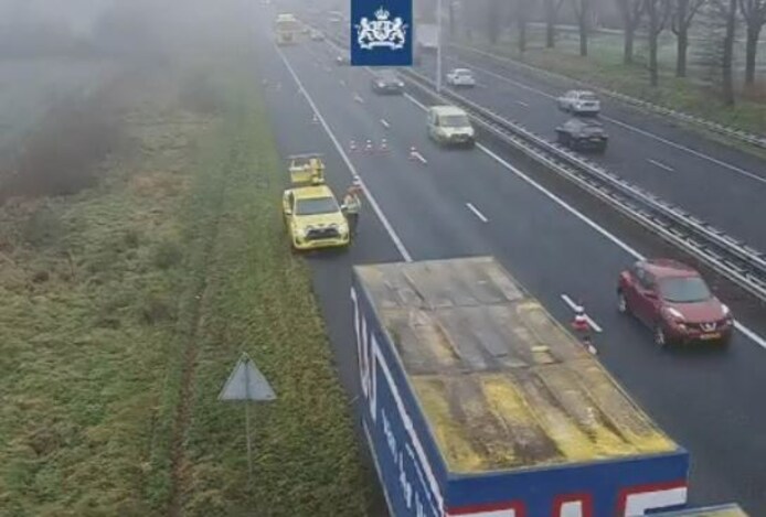 Vrachtwagen met pech van A58 getakeld, forse vertraging tussen Eindhoven en Tilburg neemt af ...