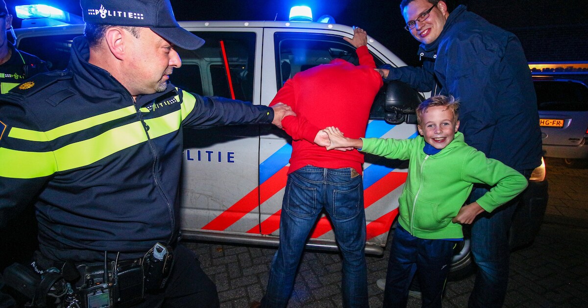 Politie oefent met nepboef in Nijmeegse wijk | Nijmegen | gelderlander.nl