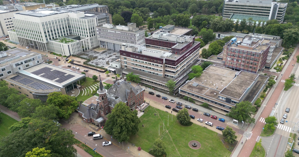 Torenkraan op Geert Grooteplein voor sloop NIG-gebouw | Nijmegen | De ...