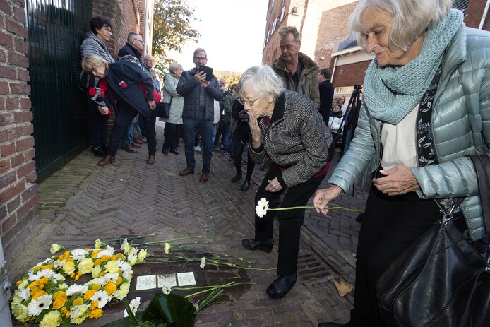Struikelstenen voor pastoor en kapelaans voor hun strijd in de oorlog ...