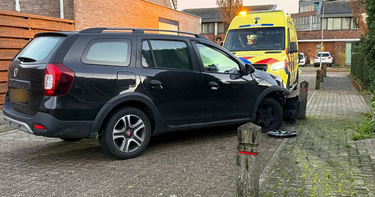 Vrouw klapt met auto tegen paaltje in Beusichem en raakt gewond | 112 ...
