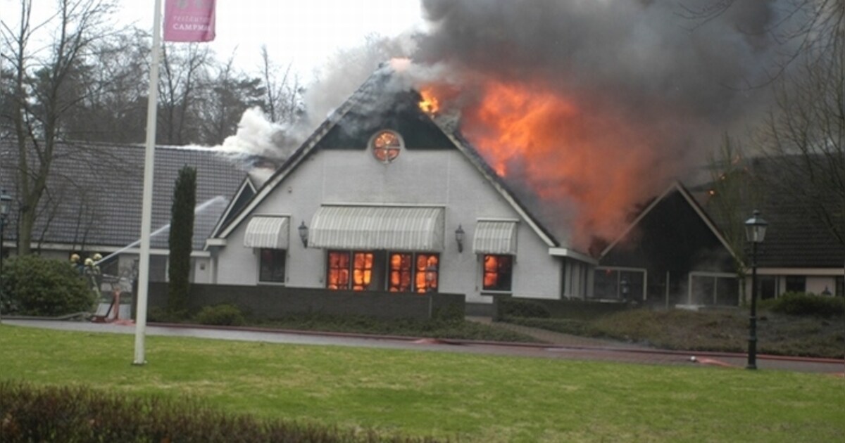 Restaurant Campman Renkum totaal uitgebrand | Arnhem | De Gelderlander.nl