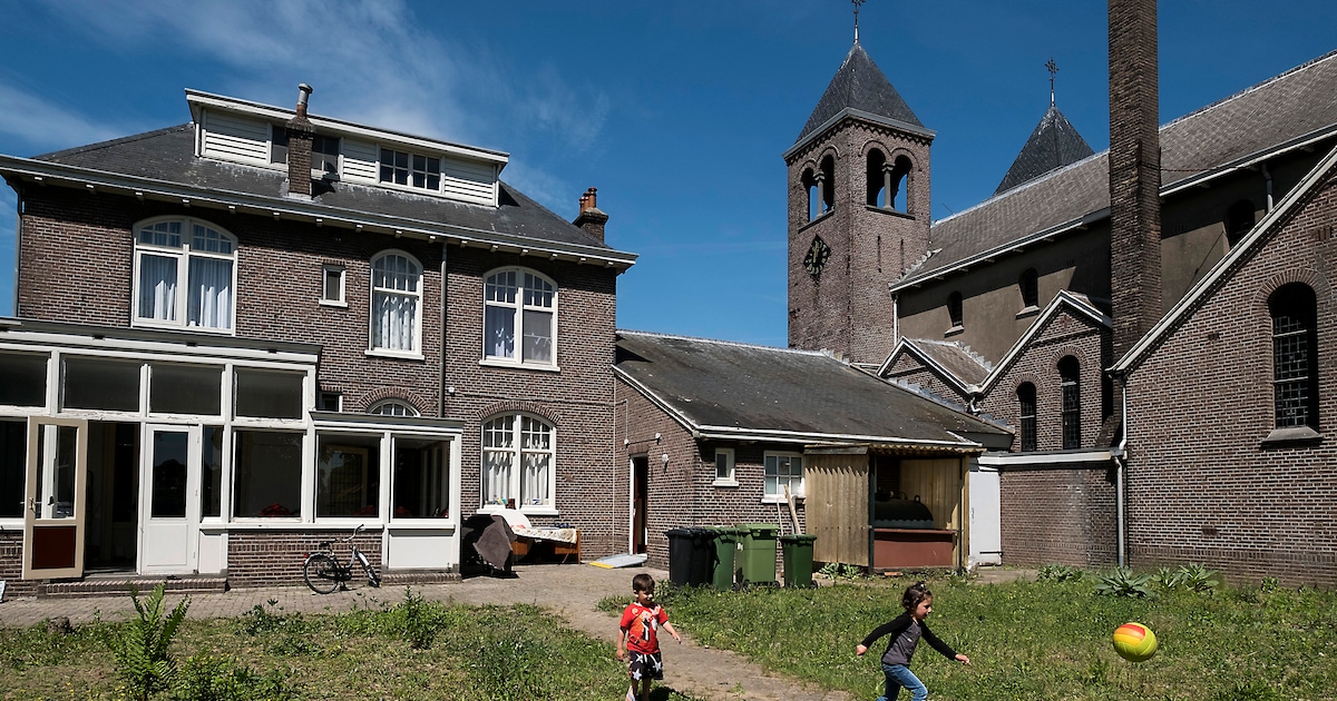 Bijzonder monument in Spijk te koop: ‘Parel voor iemand met twee ...