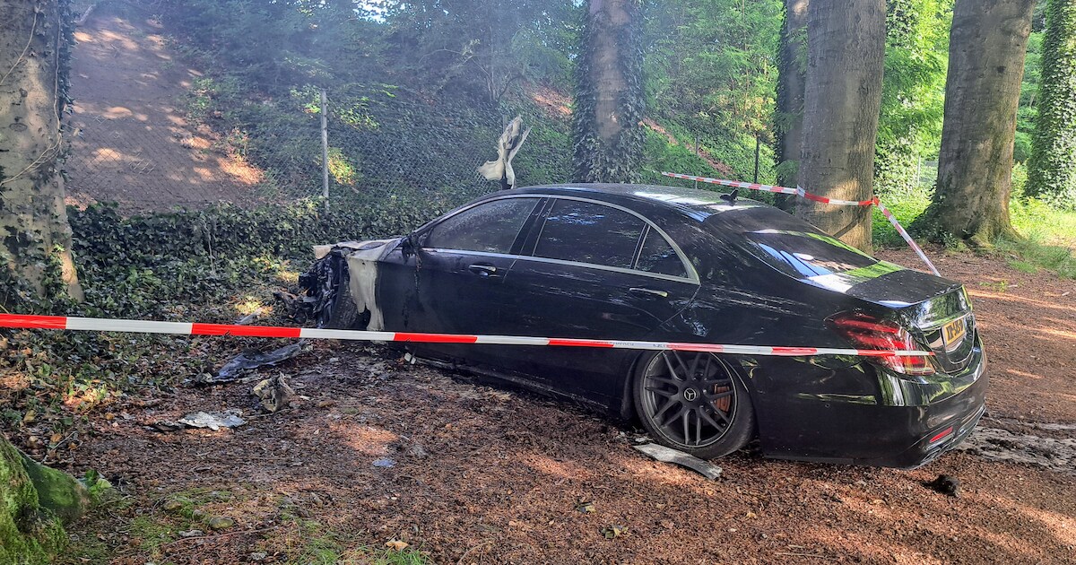Twee dure Mercedessen binnen zes weken verwoest, wat is hier aan de ...